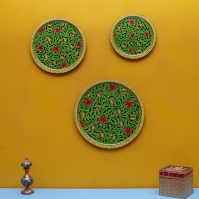 Floral Green Base 3 Wall Plates - WallMantra